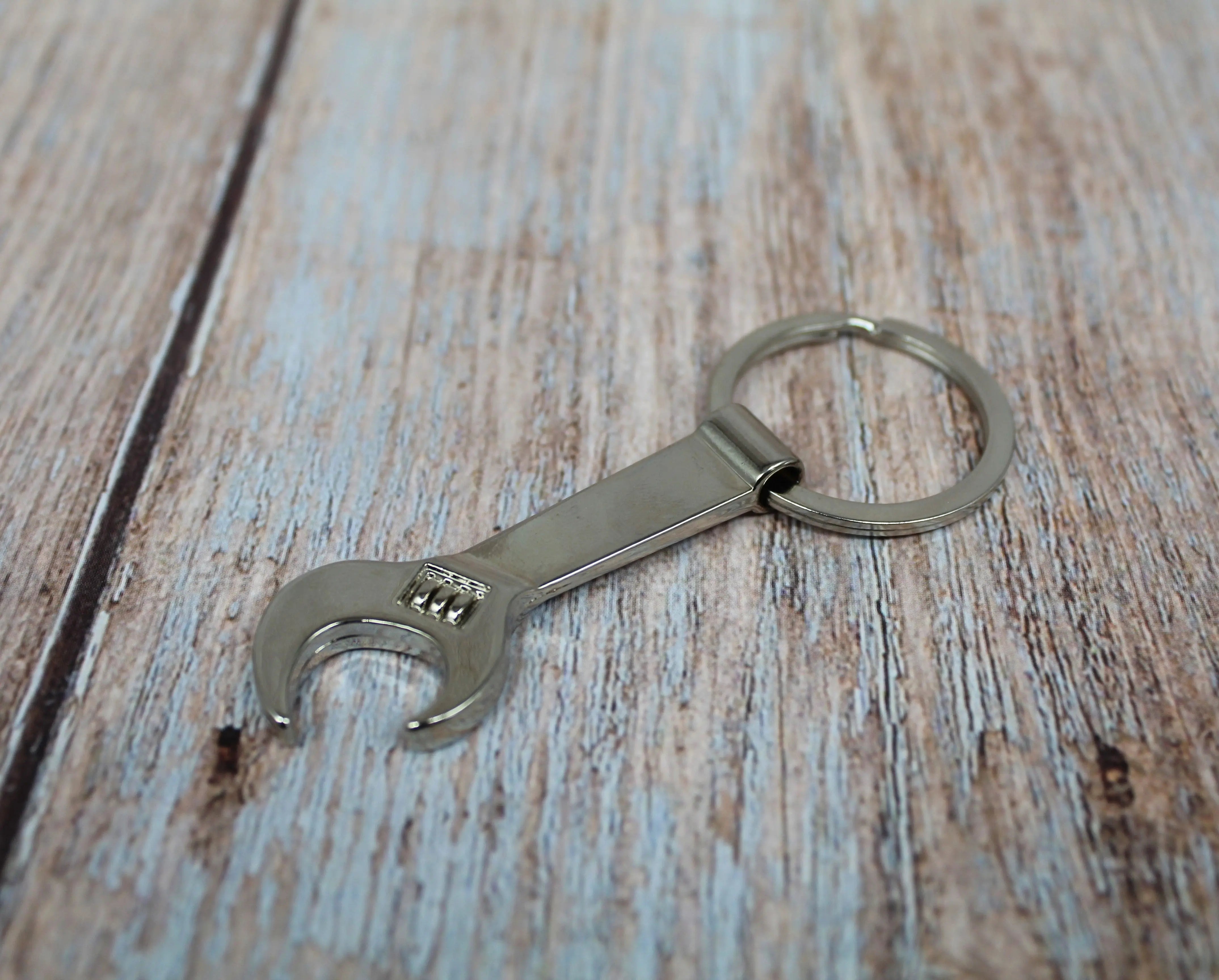 Wrench keychain – Belle Box